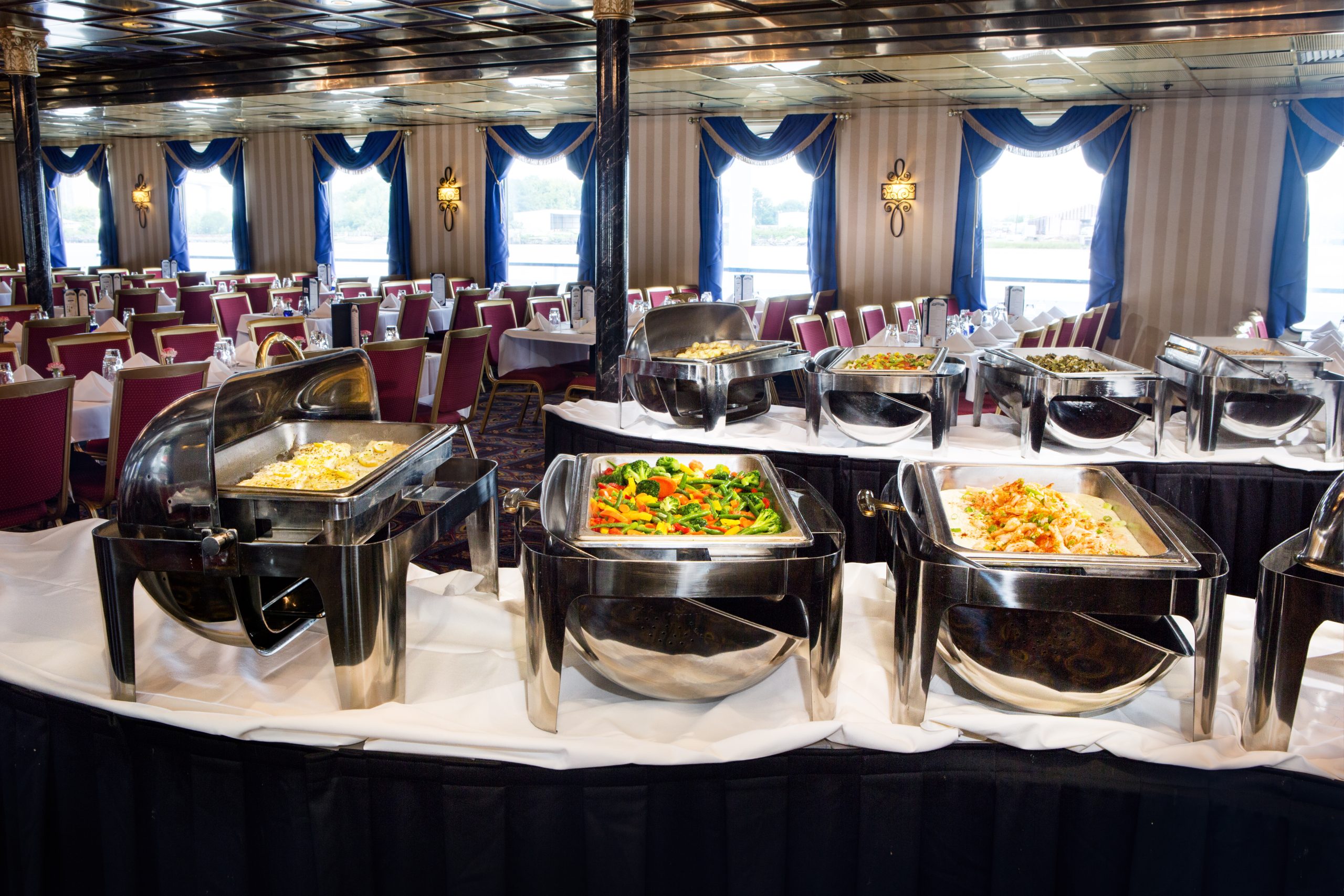 Discover Southern Cuisine - Scenic Savannah River Dinner Cruise